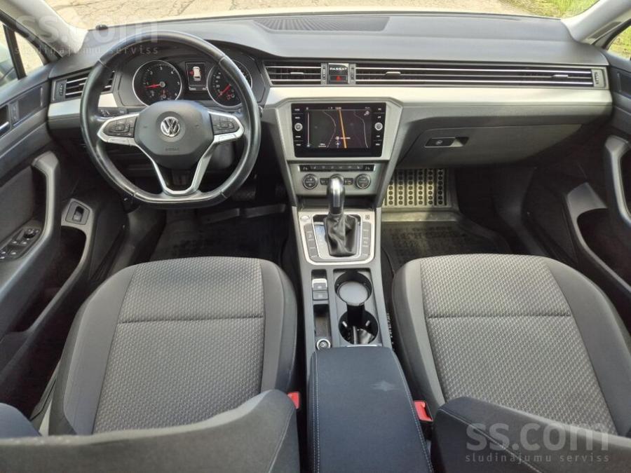 White Volkswagen Passat B8 2019 in Jelgava, with an engine capacity of 1.60 L and mileage of 101 thousand km for 15900 €, photo 18 on AUTOMOTO.COM.LV