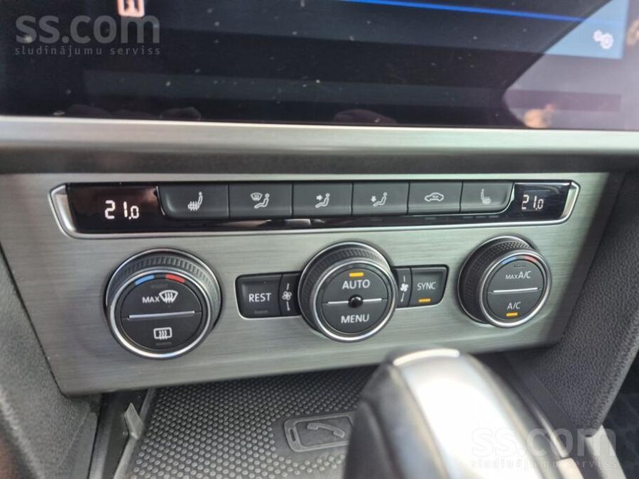 White Volkswagen Passat B8 2019 in Jelgava, with an engine capacity of 1.60 L and mileage of 101 thousand km for 15900 €, photo 21 on AUTOMOTO.COM.LV