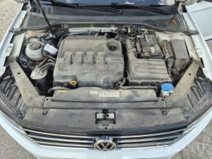 White Volkswagen Passat B8 2019 in Jelgava, with an engine capacity of 1.60 L and mileage of 101 thousand km for 15900 €, photo 25 on AUTOMOTO.COM.LV
