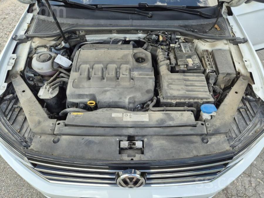 White Volkswagen Passat B8 2019 in Jelgava, with an engine capacity of 1.60 L and mileage of 101 thousand km for 15900 €, photo 25 on AUTOMOTO.COM.LV