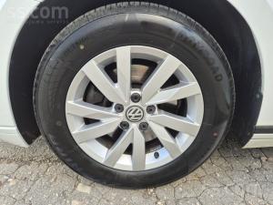 White Volkswagen Passat B8 2019 in Jelgava, with an engine capacity of 1.60 L and mileage of 101 thousand km for 15900 €, photo 26 on AUTOMOTO.COM.LV