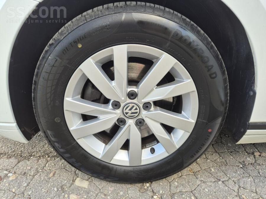 White Volkswagen Passat B8 2019 in Jelgava, with an engine capacity of 1.60 L and mileage of 101 thousand km for 15900 €, photo 26 on AUTOMOTO.COM.LV