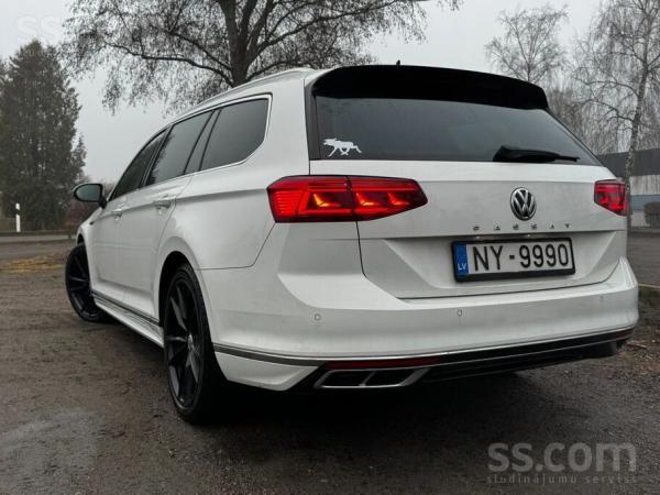 White Volkswagen Passat B8 2019 in Riga, with an engine capacity of 2.00 L and mileage of 220 thousand km for 16500 €, photo 4 on AUTOMOTO.COM.LV