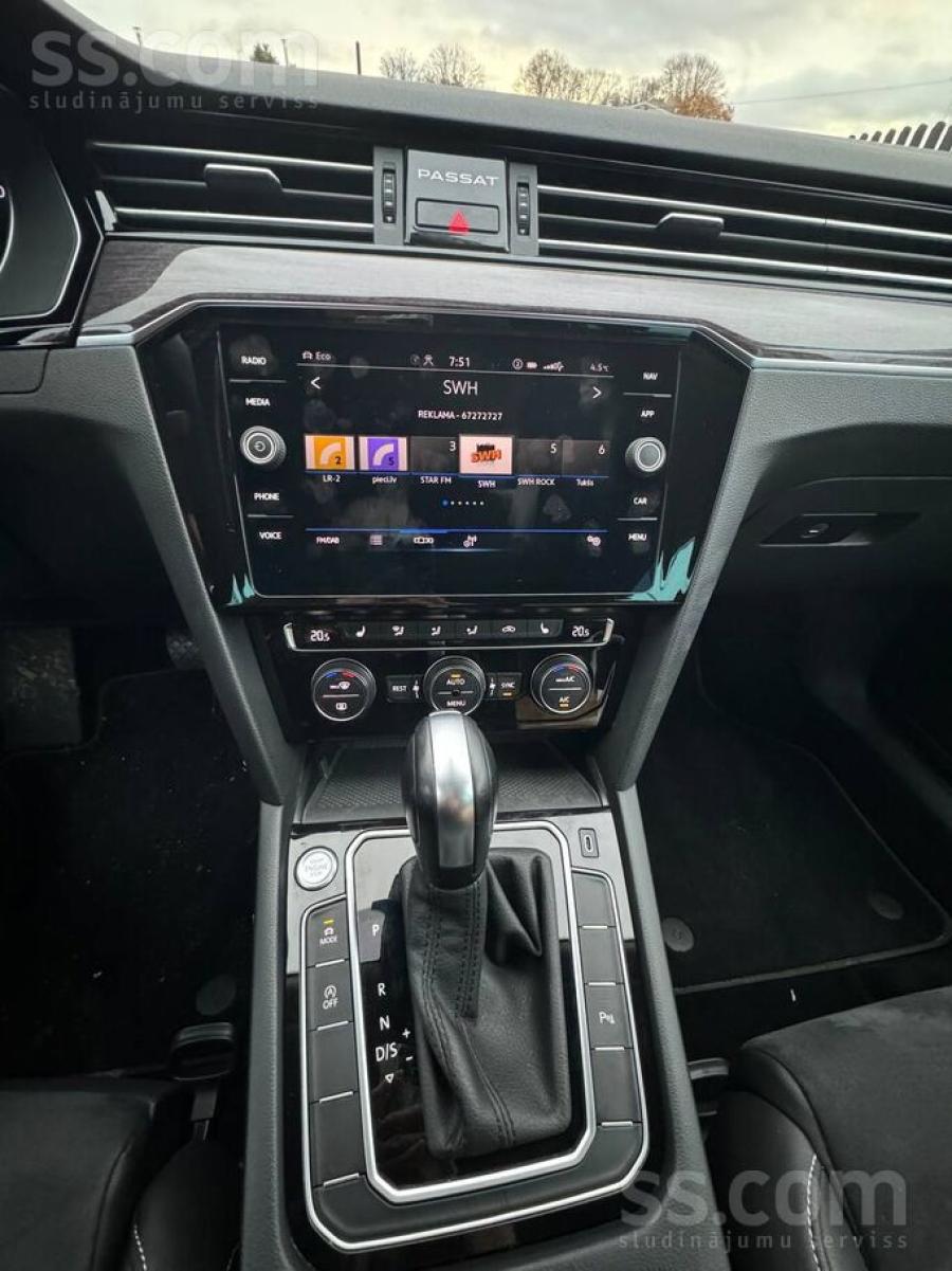 White Volkswagen Passat B8 2020 in Jekabpils, with an engine capacity of 2.00 L and mileage of 249 thousand km for 17900 €, photo 7 on AUTOMOTO.COM.LV