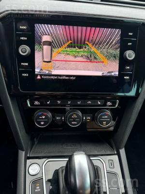 White Volkswagen Passat B8 2020 in Jekabpils, with an engine capacity of 2.00 L and mileage of 249 thousand km for 17900 €, photo 8 on AUTOMOTO.COM.LV