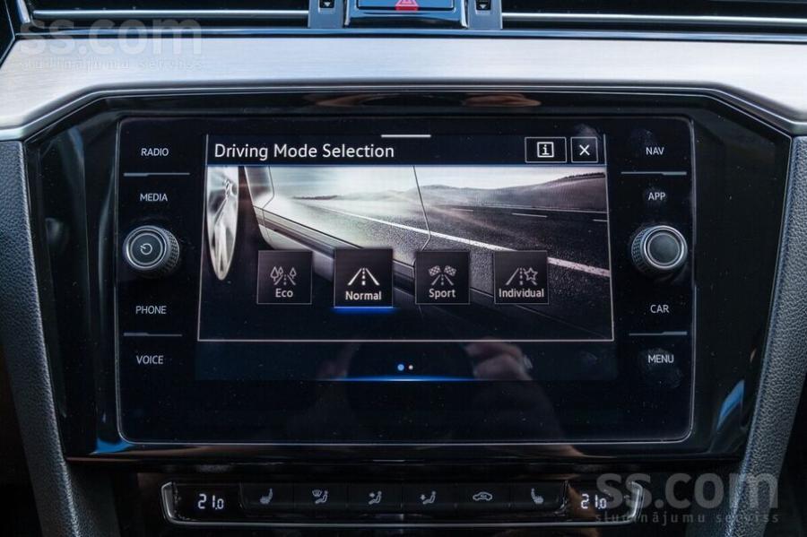 Balts Volkswagen Passat B8 2020 Rīga, ar dzinēja tilpumu 2.00 L un nobraukumu 189 tūkst. km par 17950 €, foto 15 vietnē AUTOMOTO.COM.LV
