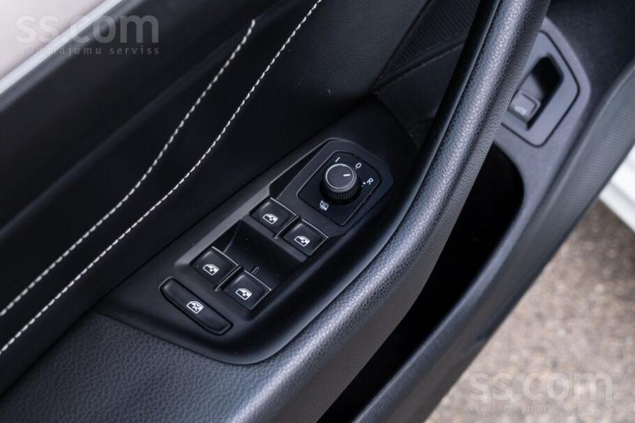 Balts Volkswagen Passat B8 2020 Rīga, ar dzinēja tilpumu 2.00 L un nobraukumu 189 tūkst. km par 17950 €, foto 21 vietnē AUTOMOTO.COM.LV