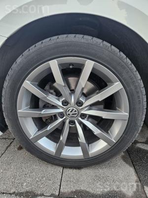 White Volkswagen Passat B8 2020 in Ventspils, with an engine capacity of 2.00 L and mileage of 169 thousand km for 21000 €, photo 19 on AUTOMOTO.COM.LV