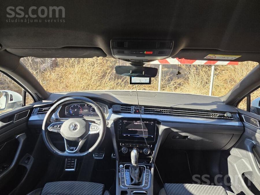 White Volkswagen Passat B8 2020 in Ventspils, with an engine capacity of 2.00 L and mileage of 169 thousand km for 21000 €, photo 23 on AUTOMOTO.COM.LV