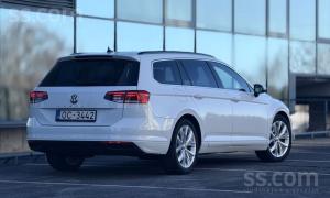 White Volkswagen Passat B8 2020 in Riga, with an engine capacity of 1.60 L and mileage of 185 thousand km for 12450 €, photo 4 on AUTOMOTO.COM.LV