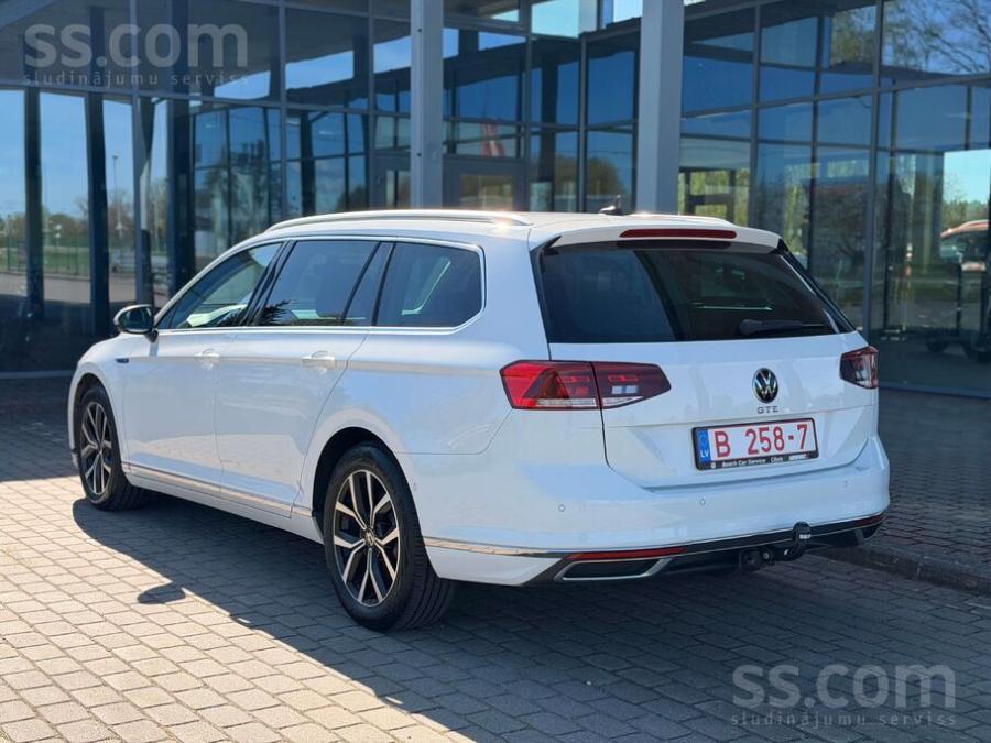 White Volkswagen Passat B8 2020 in Cesis, with an engine capacity of 1.40 L and mileage of 128 thousand km for 17500 €, photo 6 on AUTOMOTO.COM.LV