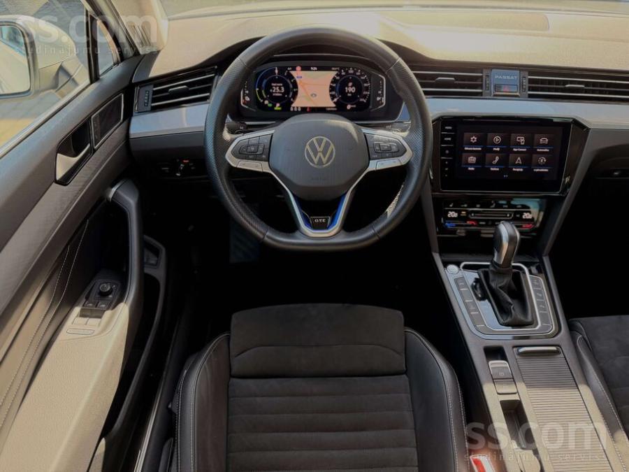White Volkswagen Passat B8 2020 in Cesis, with an engine capacity of 1.40 L and mileage of 128 thousand km for 17500 €, photo 12 on AUTOMOTO.COM.LV