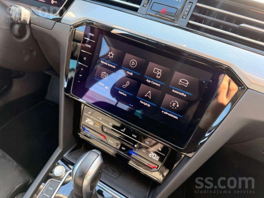 White Volkswagen Passat B8 2020 in Cesis, with an engine capacity of 1.40 L and mileage of 128 thousand km for 17500 €, photo 14 on AUTOMOTO.COM.LV