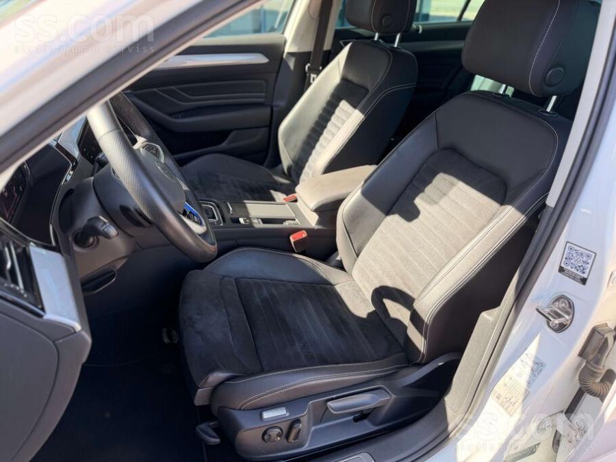 White Volkswagen Passat B8 2020 in Cesis, with an engine capacity of 1.40 L and mileage of 128 thousand km for 17500 €, photo 17 on AUTOMOTO.COM.LV