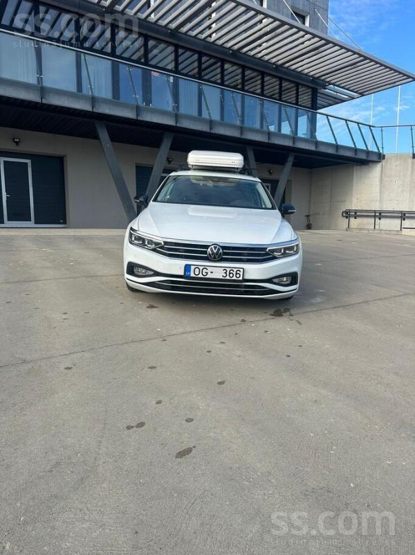 White Volkswagen Passat B8 2020 in Riga, with an engine capacity of 2.00 L and mileage of 67 thousand km for 19800 €, photo 5 on AUTOMOTO.COM.LV