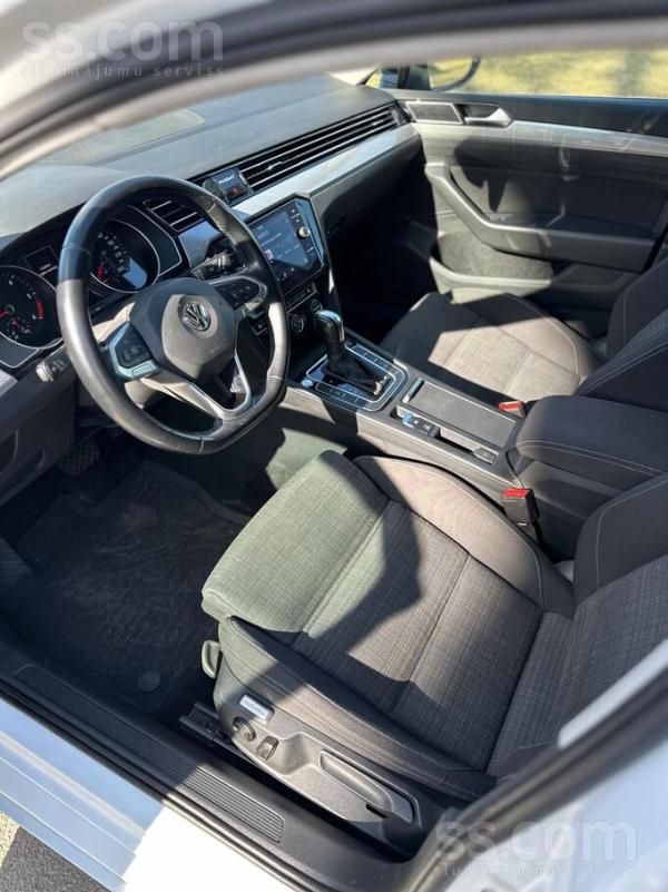 White Volkswagen Passat B8 2020 in Riga, with an engine capacity of 2.00 L and mileage of 67 thousand km for 19800 €, photo 10 on AUTOMOTO.COM.LV