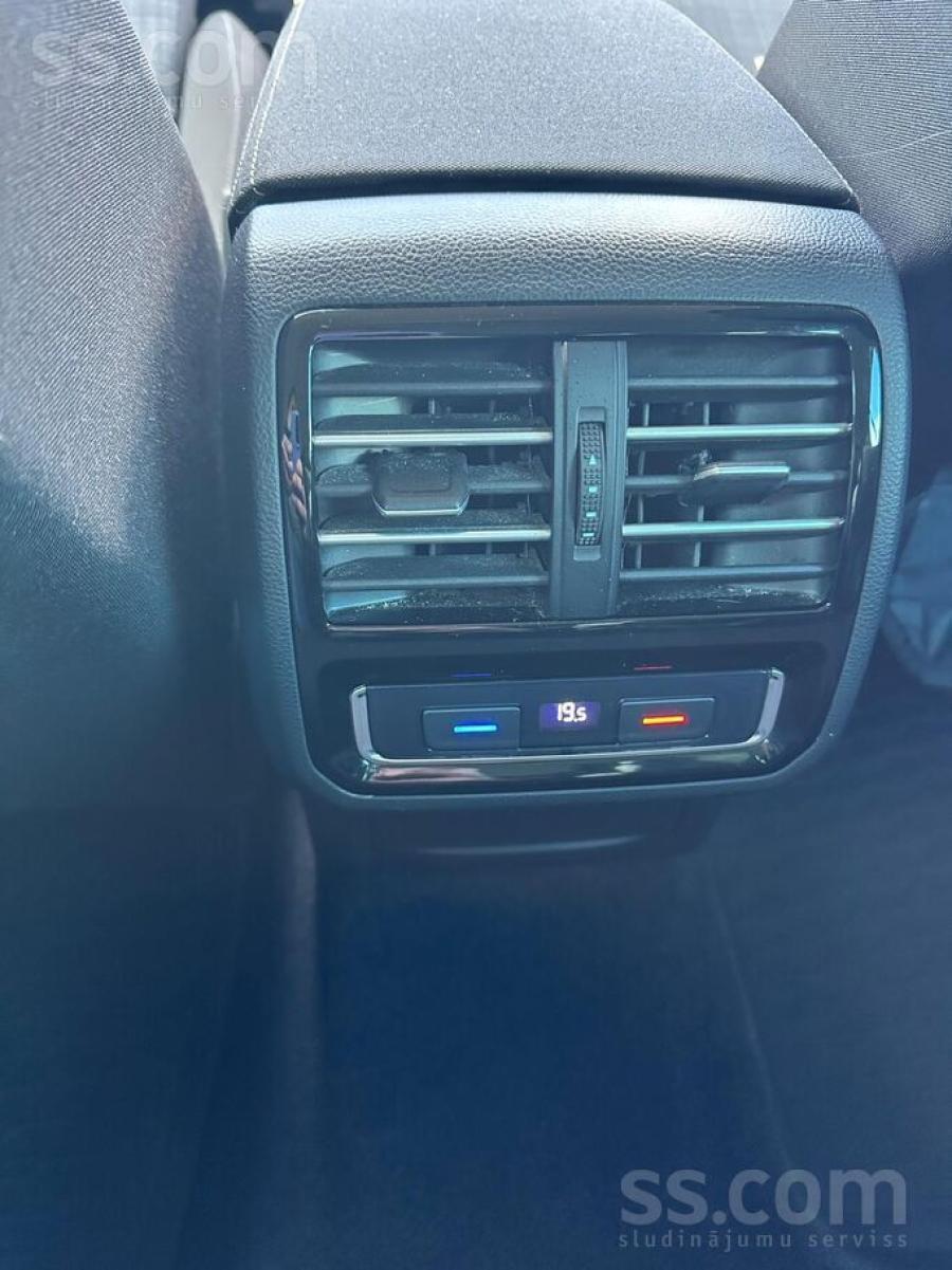 Balts Volkswagen Passat B8 2020 Rīga, ar dzinēja tilpumu 2.00 L un nobraukumu 67 tūkst. km par 19800 €, foto 17 vietnē AUTOMOTO.COM.LV