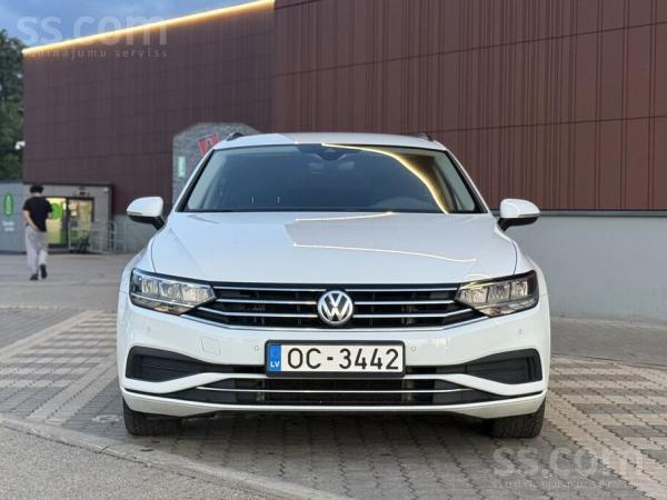 White Volkswagen Passat B8 2020 in Riga, with an engine capacity of 1.60 L and mileage of 185 thousand km for 12400 €, photo 2 on AUTOMOTO.COM.LV