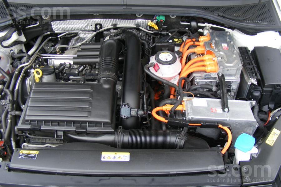 Balts Volkswagen Passat B8 2020 Liepāja, ar dzinēja tilpumu 1.40 L un nobraukumu 148 tūkst. km par 17500 €, foto 23 vietnē AUTOMOTO.COM.LV
