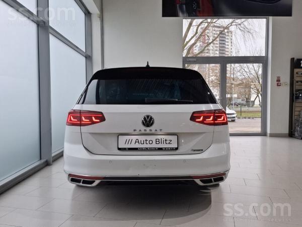 White Volkswagen Passat B8 2021 in Riga, with an engine capacity of 2.00 L and mileage of 156 thousand km for 22900 €, photo 4 on AUTOMOTO.COM.LV