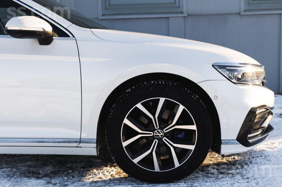 Balts Volkswagen Passat B8 2021 Ventspils, ar dzinēja tilpumu 2.00 L un nobraukumu 96 tūkst. km par 23400 €, foto 9 vietnē AUTOMOTO.COM.LV