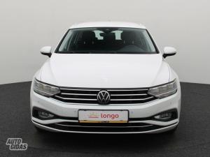 White Volkswagen Passat B8 2021 in Vilnius, with an engine capacity of 2.00 L and mileage of 205 thousand km for 15799 €, photo 3 on AUTOMOTO.COM.LV