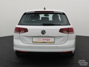 White Volkswagen Passat B8 2021 in Vilnius, with an engine capacity of 2.00 L and mileage of 205 thousand km for 15799 €, photo 5 on AUTOMOTO.COM.LV