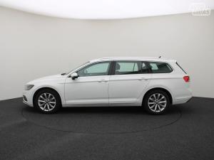 White Volkswagen Passat B8 2021 in Vilnius, with an engine capacity of 2.00 L and mileage of 205 thousand km for 15799 €, photo 6 on AUTOMOTO.COM.LV