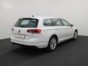 White Volkswagen Passat B8 2021 in Vilnius, with an engine capacity of 2.00 L and mileage of 205 thousand km for 15799 €, photo 8 on AUTOMOTO.COM.LV