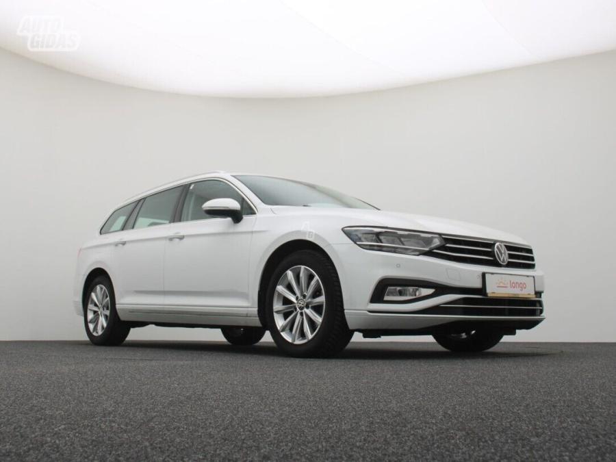 White Volkswagen Passat B8 2021 in Vilnius, with an engine capacity of 2.00 L and mileage of 205 thousand km for 15799 €, photo 11 on AUTOMOTO.COM.LV