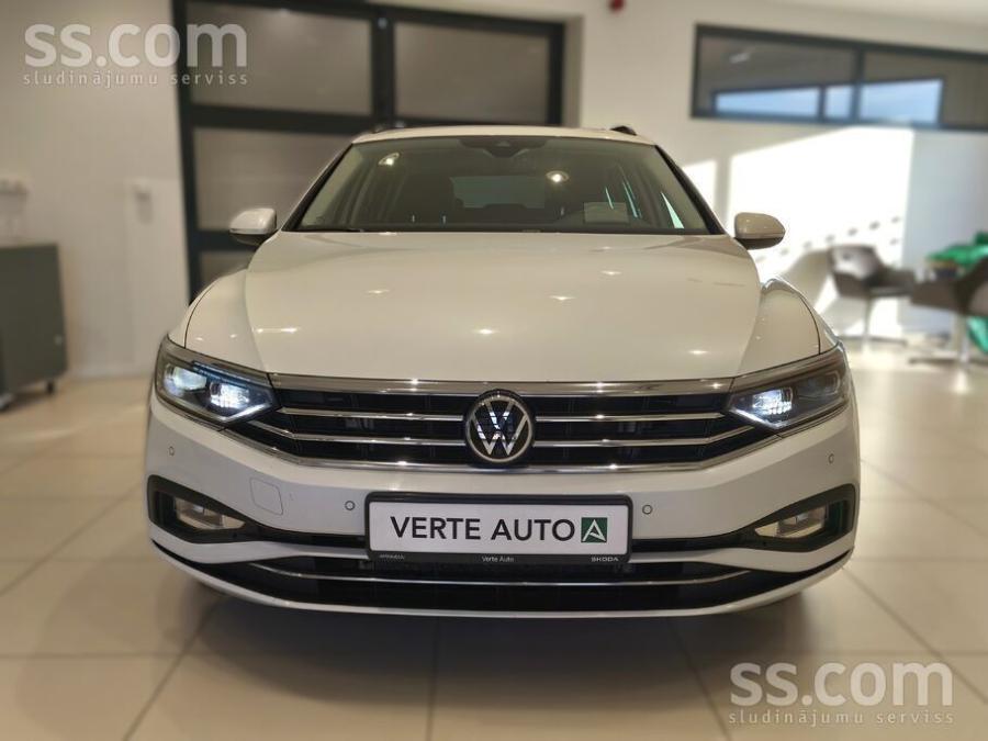 White Volkswagen Passat B8 2021 in Riga, with an engine capacity of 2.00 L and mileage of 231 thousand km for 17990 €, photo 2 on AUTOMOTO.COM.LV