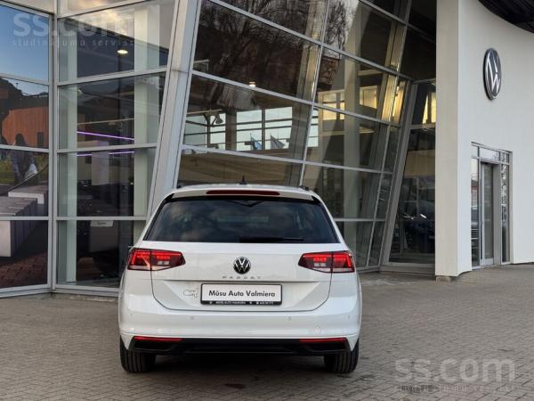 White Volkswagen Passat B8 2021 in Valmiera, with an engine capacity of 2.00 L and mileage of 169 thousand km for 16500 €, photo 5 on AUTOMOTO.COM.LV