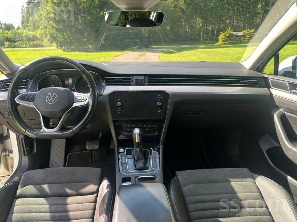 White Volkswagen Passat B8 2021 in Riga, with an engine capacity of 2.00 L and mileage of 231 thousand km for 13900 €, photo 7 on AUTOMOTO.COM.LV