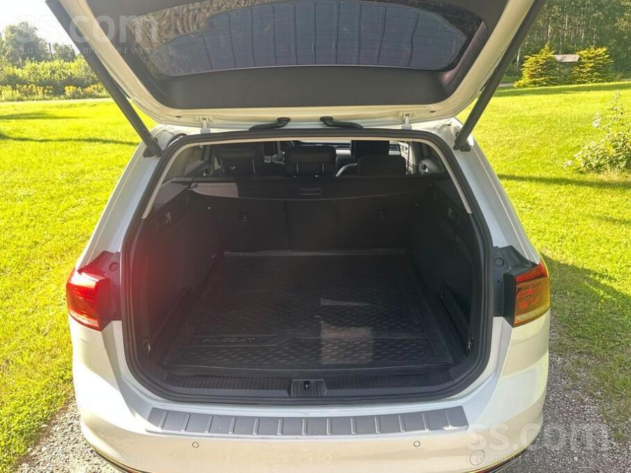 Balts Volkswagen Passat B8 2021 Rīga, ar dzinēja tilpumu 2.00 L un nobraukumu 231 tūkst. km par 13900 €, foto 12 vietnē AUTOMOTO.COM.LV