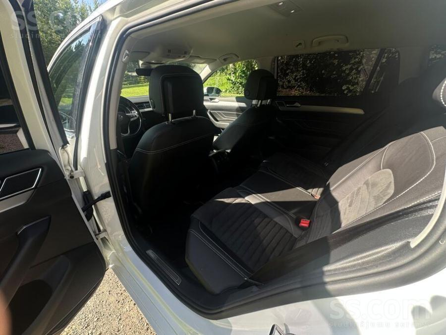Balts Volkswagen Passat B8 2021 Rīga, ar dzinēja tilpumu 2.00 L un nobraukumu 231 tūkst. km par 13900 €, foto 16 vietnē AUTOMOTO.COM.LV