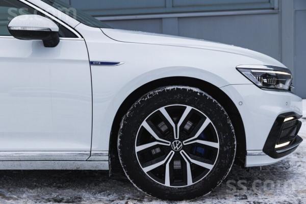Balts Volkswagen Passat B8 2022 Ventspils, ar dzinēja tilpumu 2.00 L un nobraukumu 141 tūkst. km par 22850 €, foto 9 vietnē AUTOMOTO.COM.LV