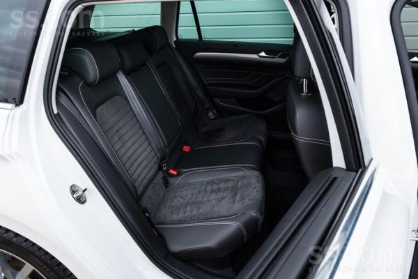 White Volkswagen Passat B8 2022 in Jelgava, with an engine capacity of 1.40 L and mileage of 138 thousand km for 21900 €, photo 6 on AUTOMOTO.COM.LV