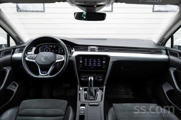 White Volkswagen Passat B8 2022 in Jelgava, with an engine capacity of 1.40 L and mileage of 138 thousand km for 20750 €, photo 10 on AUTOMOTO.COM.LV