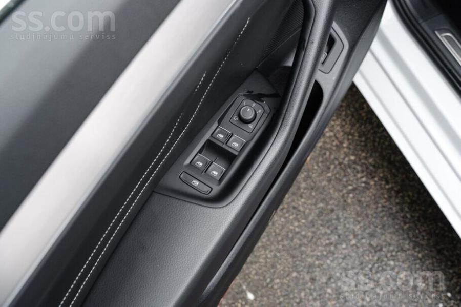 Balts Volkswagen Passat B8 2023 Rīga, ar dzinēja tilpumu 2.00 L un nobraukumu 140 tūkst. km par 23500 €, foto 14 vietnē AUTOMOTO.COM.LV