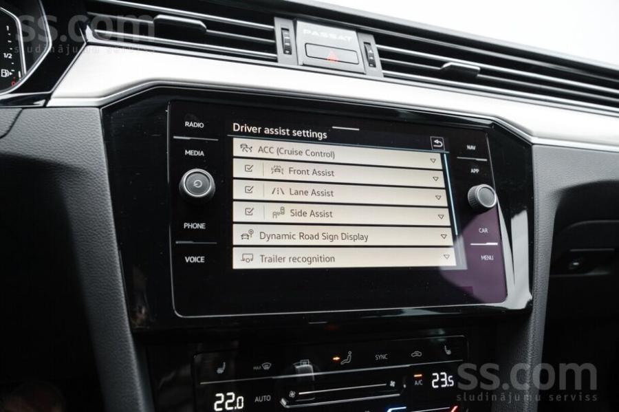 Balts Volkswagen Passat B8 2023 Rīga, ar dzinēja tilpumu 2.00 L un nobraukumu 140 tūkst. km par 23500 €, foto 32 vietnē AUTOMOTO.COM.LV