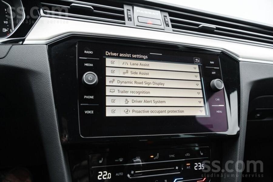 Balts Volkswagen Passat B8 2023 Rīga, ar dzinēja tilpumu 2.00 L un nobraukumu 140 tūkst. km par 23500 €, foto 33 vietnē AUTOMOTO.COM.LV