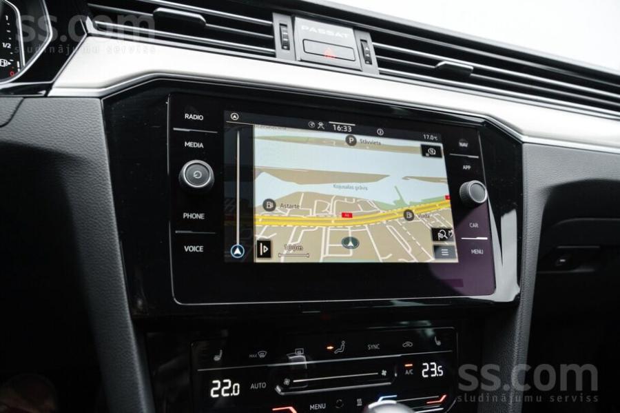 Balts Volkswagen Passat B8 2023 Rīga, ar dzinēja tilpumu 2.00 L un nobraukumu 140 tūkst. km par 23500 €, foto 36 vietnē AUTOMOTO.COM.LV