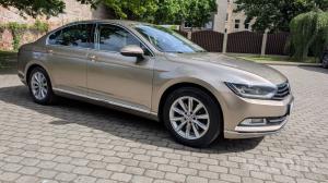 Yellow Volkswagen Passat B8 2016 in Riga, with an engine capacity of 1.80 L and mileage of 158 thousand km for 13900 €, photo 3 on AUTOMOTO.COM.LV