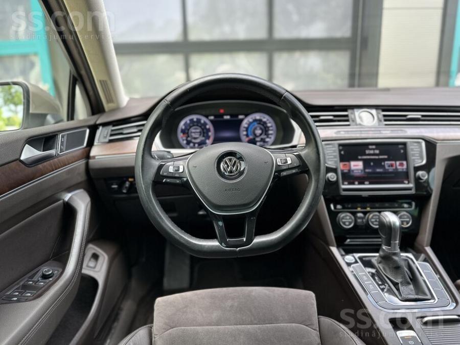 Yellow Volkswagen Passat B8 2016 in Riga, with an engine capacity of 1.80 L and mileage of 149 thousand km for 12300 €, photo 7 on AUTOMOTO.COM.LV