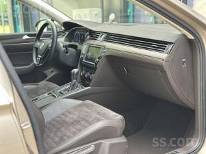 Yellow Volkswagen Passat B8 2016 in Riga, with an engine capacity of 1.80 L and mileage of 149 thousand km for 12300 €, photo 10 on AUTOMOTO.COM.LV