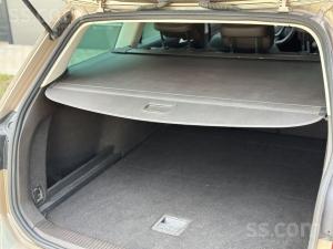 Yellow Volkswagen Passat B8 2016 in Riga, with an engine capacity of 1.80 L and mileage of 149 thousand km for 12300 €, photo 14 on AUTOMOTO.COM.LV