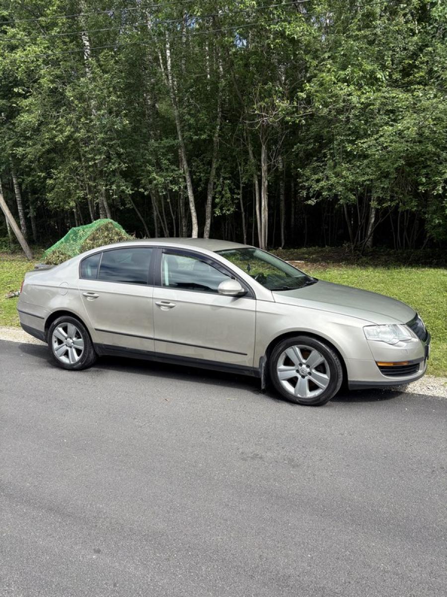 Beige Volkswagen Passat 2007 in Paide, with an engine capacity of 1.90 L and mileage of 330 thousand km for 1900 €, photo 16 on AUTOMOTO.COM.LV