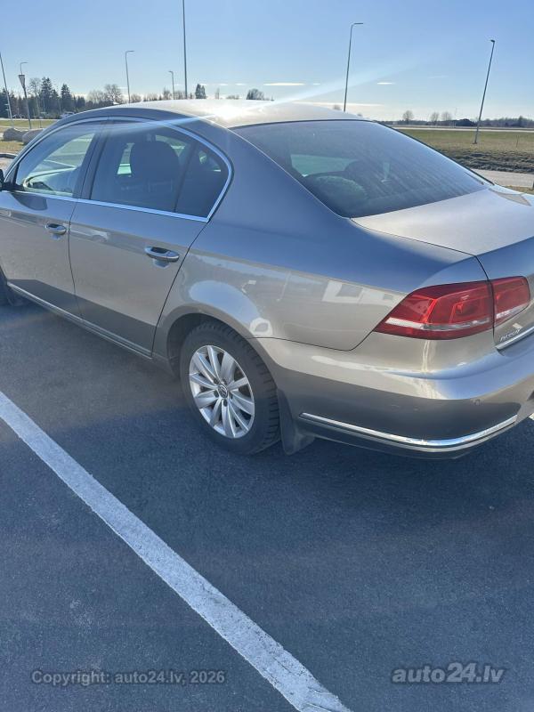 Beige Volkswagen Passat 2012 in Tallinn, with an engine capacity of 1.60 L and mileage of 210 thousand km for 5800 €, photo 3 on AUTOMOTO.COM.LV