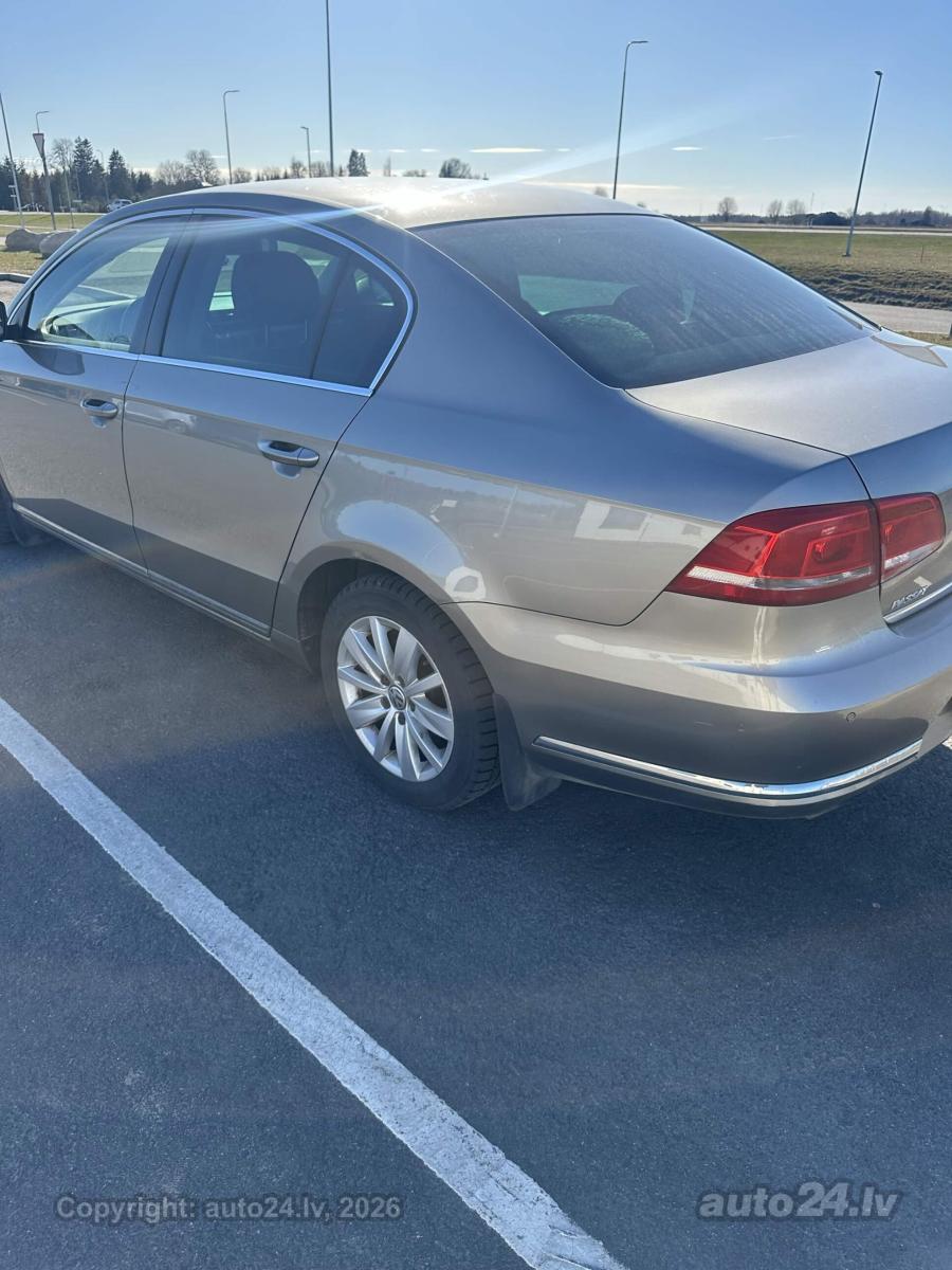 Beige Volkswagen Passat 2012 in Tallinn, with an engine capacity of 1.60 L and mileage of 210 thousand km for 5800 €, photo 4 on AUTOMOTO.COM.LV