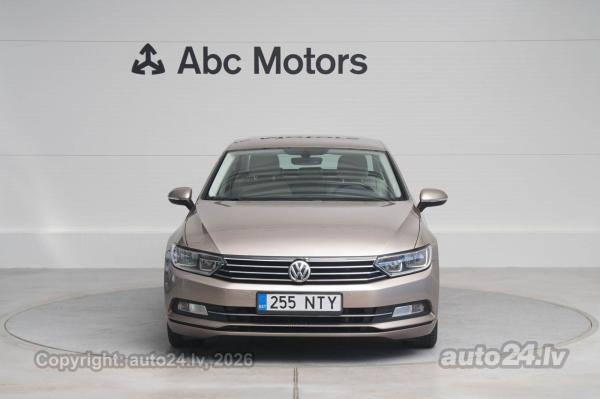 Beige Volkswagen Passat 2016 in Tallinn, with an engine capacity of 1.80 L and mileage of 141 thousand km for 11990 €, photo 2 on AUTOMOTO.COM.LV